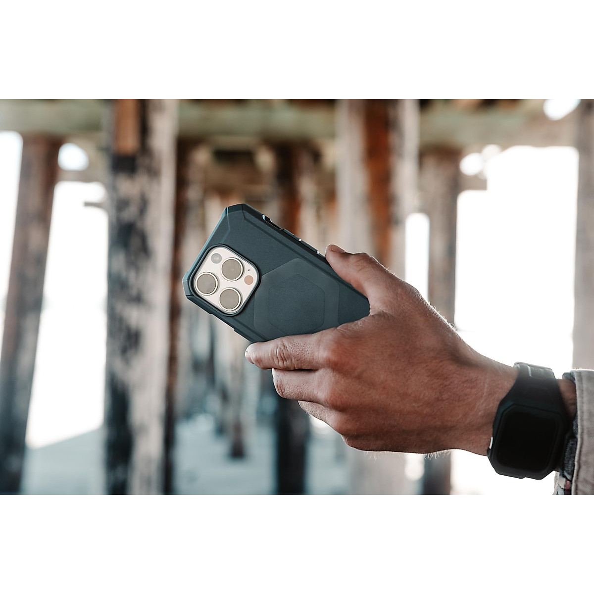 URBAN ARMOR GEAR UAG Case [Updated Ver.] Compatible with iPhone 15 Pro Case 6.1" Essential Armor Black Built-in Magnet Compatible with MagSafe Charging Rugged Military Grade Dropproof Protective Cover