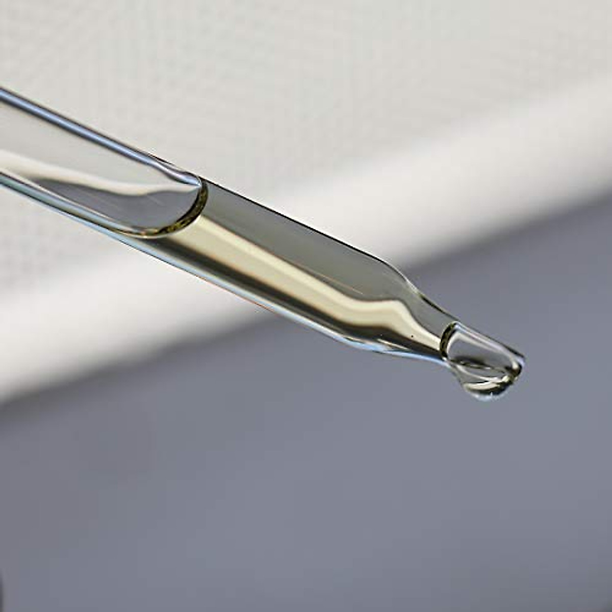 Cremo Unscented Revitalizing Beard Oil, Restores Moisture, Softens and Reduces Beard Itch for Facial Hair of All Lengths, 1 Oz