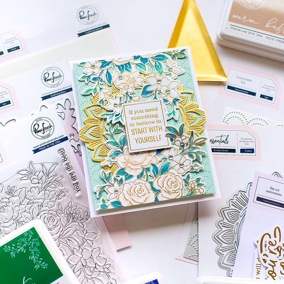 PINKFRESH STUDIO Dotted Scallops Cover Plate Die