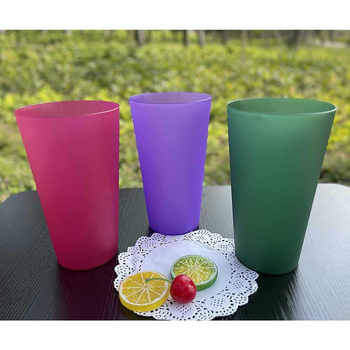 YUYUHUA Premium 32-ounce Large Cups, Multicolor Plastic Tumblers BPA Free Set of 12 for Indoor Outdoor Use (Multicolors)