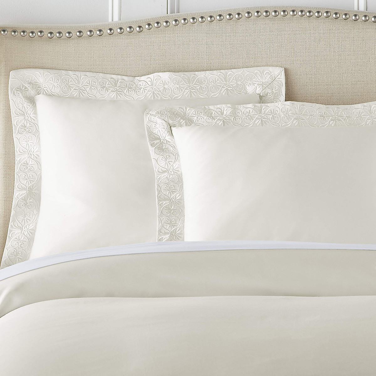 Luxury High End Embroidered Duvet Cover Set, 100% Certified Egyptian Cotton, Cool, Breathable, Ultra Soft, Sateen Weave, Hidden Zipper Closure, Comforter Cover 2 Pillow Shams (Ivory, King)