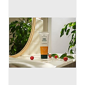 The Body Shop Vitamin C Glow Boosting Microdermabrasion – Exfoliation for Tired, Dull Skin – Vegan – 100ml