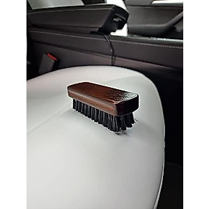 Geist. Leather & Upholstery Cleaning Brush Medium | To clean car seats, leather sofas, and alcantara | For car interiors, furniture, boots, shoes, bags and more