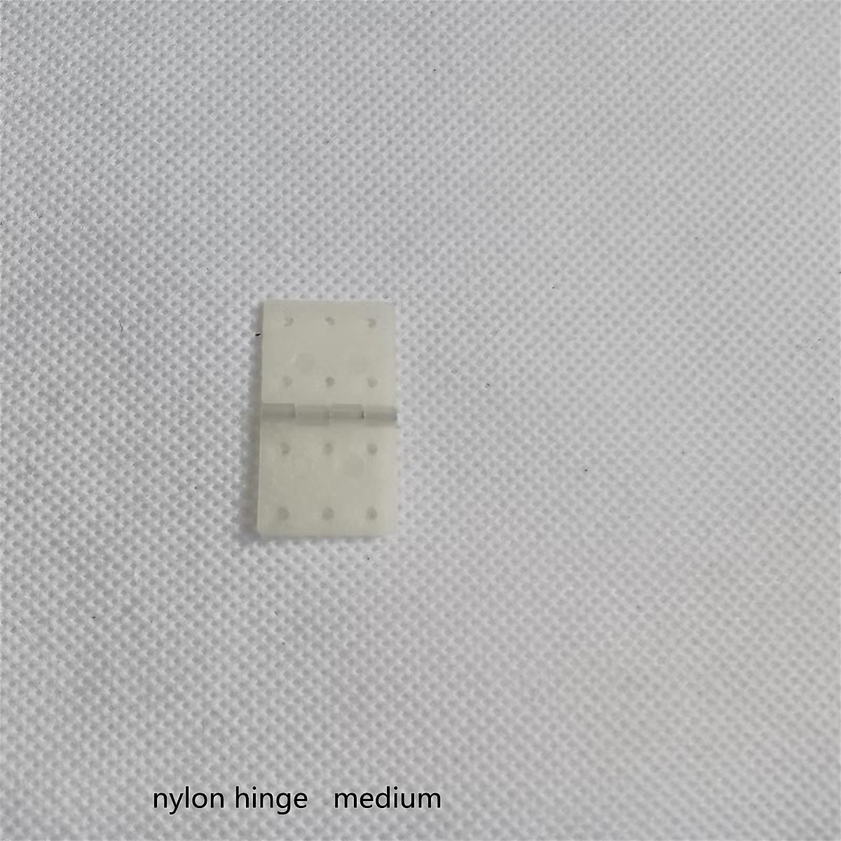skrnrhrery Nylon Hinges, 3 Sizes are Available Suitable for RC Airplane Model Airplane Parts Fixed Wing Model Airplane Square Loose-Leaf 16-Pack (Medium 0.63×1.14 inches)
