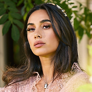 KISS Lash Couture The Muses Collection False Eyelashes, Duchess', 16 mm, Handmade, Refined Faux Silk, Contact Lens Friendly, Easy to Apply, Includes 1 Pair Reusable Strip Lashes