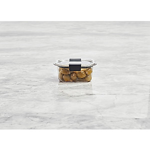 Rubbermaid Brilliance Food Storage Container, 100% Leak-Proof, Small, 1.3 Cup