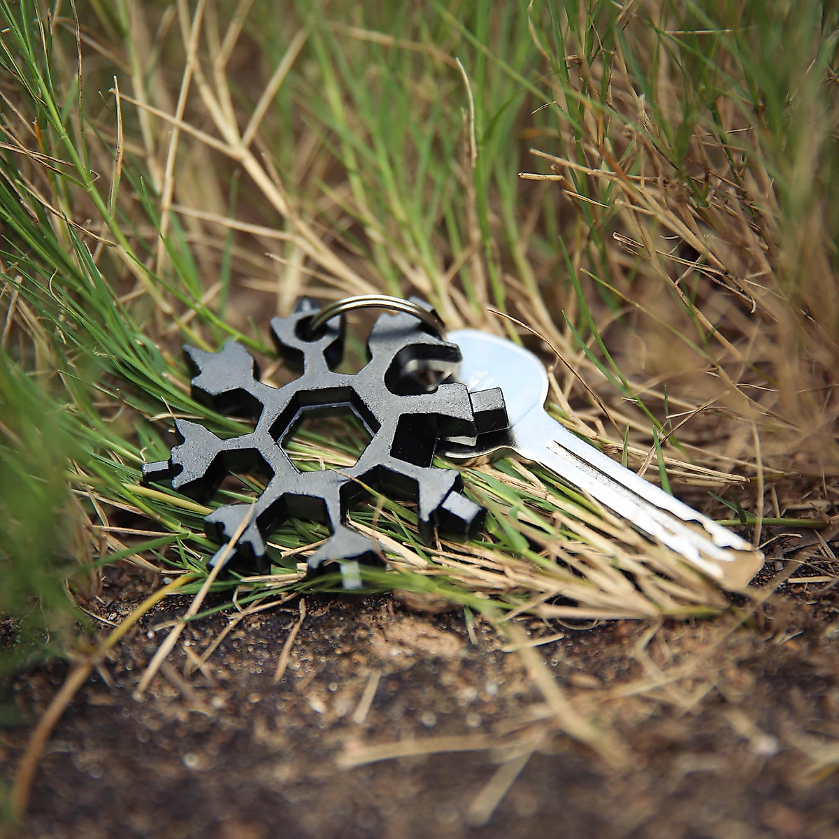 Freeman P18N1ST 18-in-1 Snowflake Multi-Tool Keychain Set (2-Pack) – Flathead Screwdriver, Phillips Screwdriver, Hex Driver, Wrench, Twine Cutter, Box Cutter and Bottle Opener