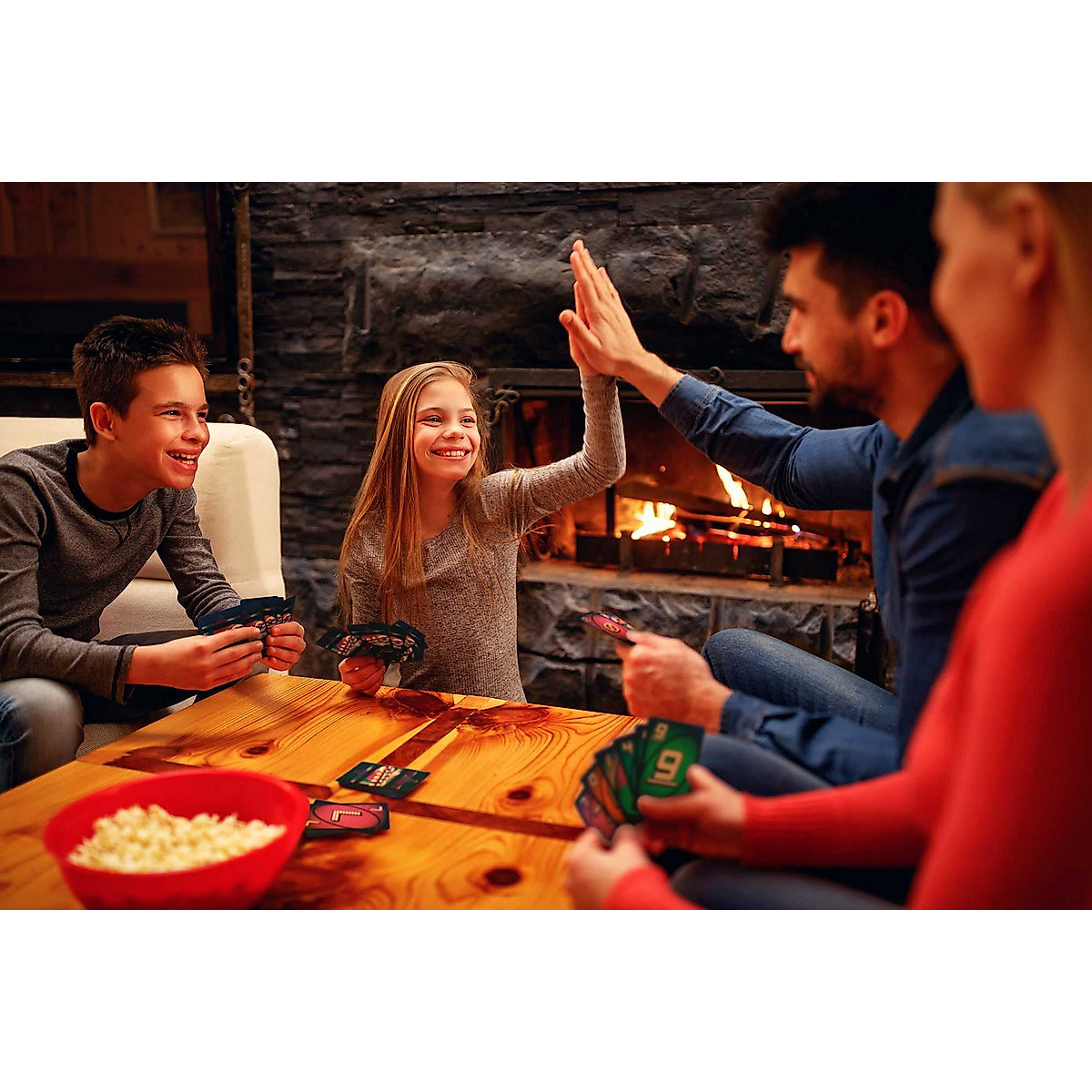 Mattel Games UNO Iconic Series 1980s Matching Card Game Featuring Decade-Themed Design, 112 Cards for Collectors, Teen & Adult Game Night, Ages 7 Years & Older.