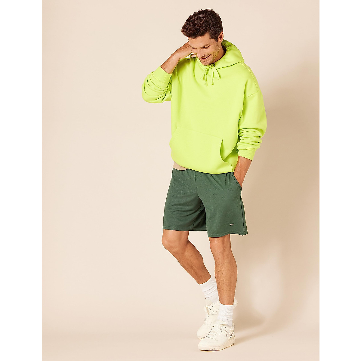 Amazon Essentials Men's Performance Tech Loose-Fit Shorts (Available in Big & Tall), Pack of 2, Black/Olive, Large