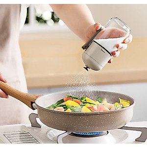 Quantitative Salt Shaker, Metering Salt Shaker Glass, Metered Salt Dispenser, Salt and Pepper Shaker, Quantitative, Push Type, Condiment Bottle Dispenser (3 Pcs)