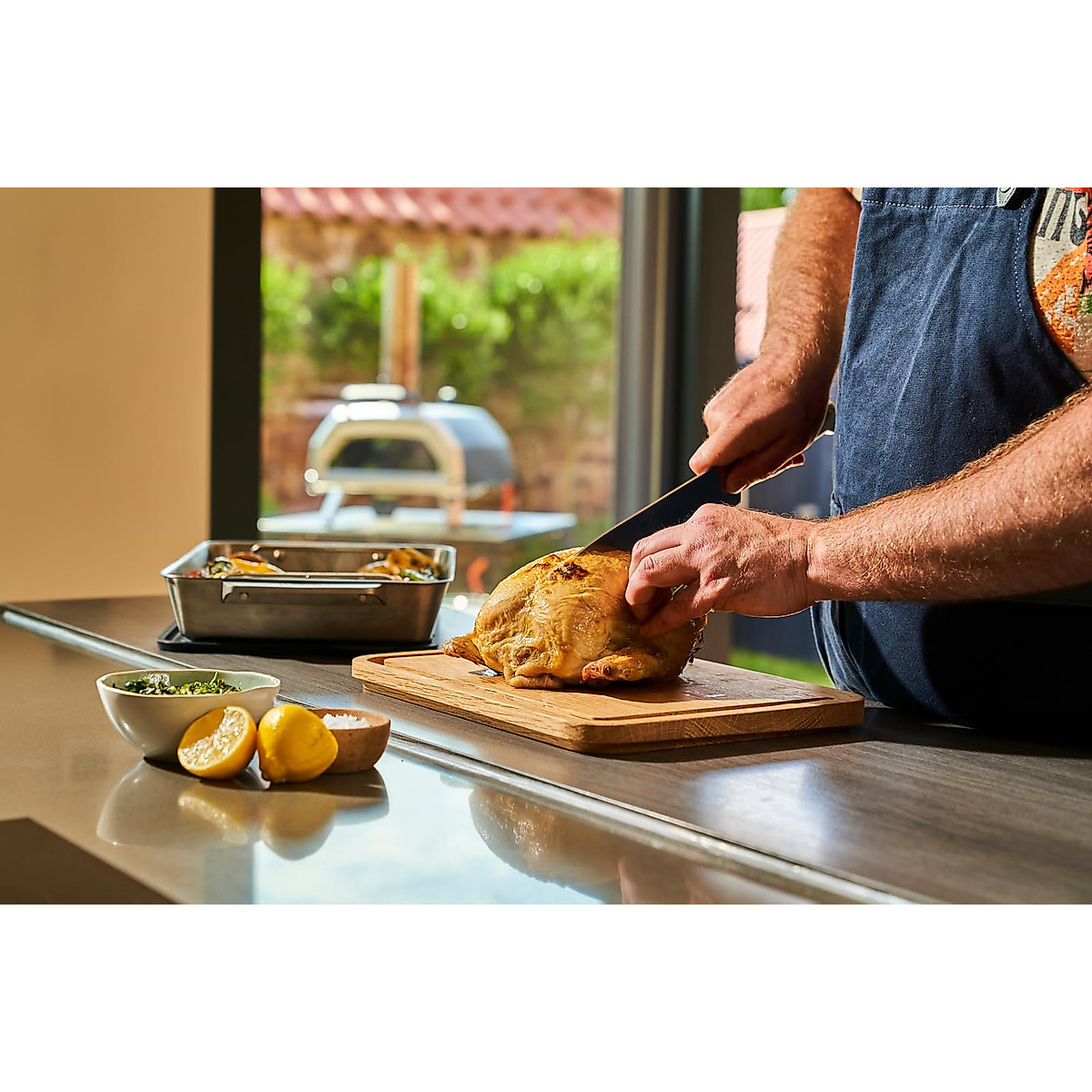 ooni Medium 15" x 10" Roasting Pan - Non Stick Stainless Steel Roasting Tray with Rack and Wooden Carving Meat Board, Ovensafe Cookware, Roaster Tin