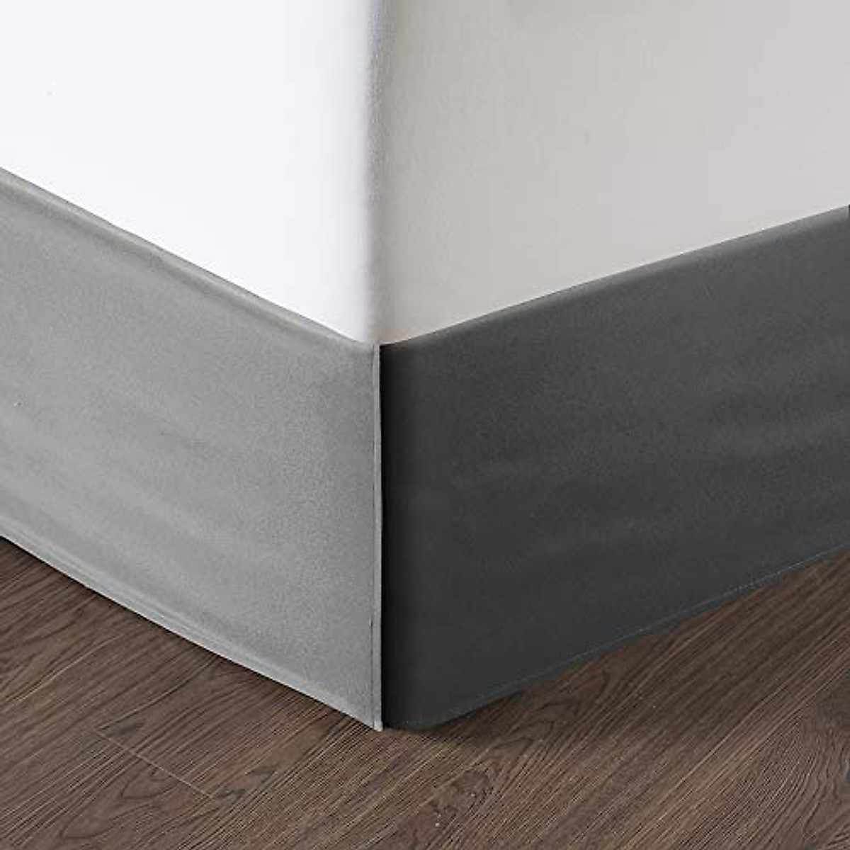 Madison Park Odette Cozy Comforter Set Jacquard Damask Medallion Design - Modern All Season, Down Alternative Bedding, Shams, Decorative Pillows, Queen(90 in x 90 in), Silver 8 Piece