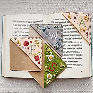 Lifemaison Personalized Hand Embroidered Corner Bookmark 26 Letters Felt Triangle Corner Page Bookmark Handmade Stitched Book Marker Cute Flower Bookmarks for Book Reading Lovers Meaningful Gift