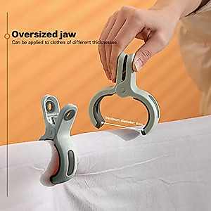 oAutoSjy 5pcs Plastic Clothes Pins, Clothespins Heavy Duty Beach Towel Clips Laundry Clothes Clips, Indoor Outdoor Household Windproof Clamps for Quilt Blanket Curtain, No Trace Fixed Large Clip Green