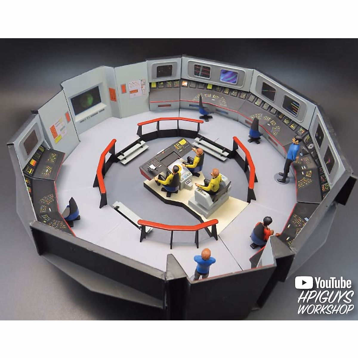 AMT Star Trek U.S.S. Enterprise Bridge 1:32 Scale Model Kit