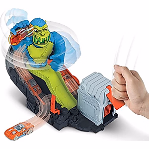 Hot Wheels Toxic Ape Attack Play Set for Kids 4 to 8 Years Old, Launch Included Car at Moving Purple Ape to Defeat It Before It Knocks Cars Off The Track & Destroys Garage