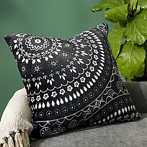 Vera Bradley Women's Decorative Throw Pillow With Removeable Hypoallergenic Insert, Black Bandana Medallion, One Size