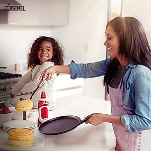 Cuisinel Cast Iron Round Griddle - 10.5" Crepe Maker Pan + Silicone Handle Cover - Pre-Seasoned Comal for Tortillas Flat Skillet - Dosa Tawa Roti Grill - Use: Oven, Stove, BBQ, Fire, Smoker, Induction