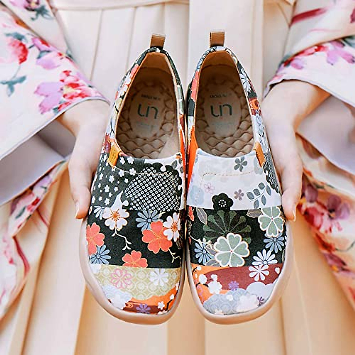 UIN Women's Casual Loafers Travel Painted Walking Slip On Lightweight Comfortable Canvas Fashion Sneakers Hana (42)