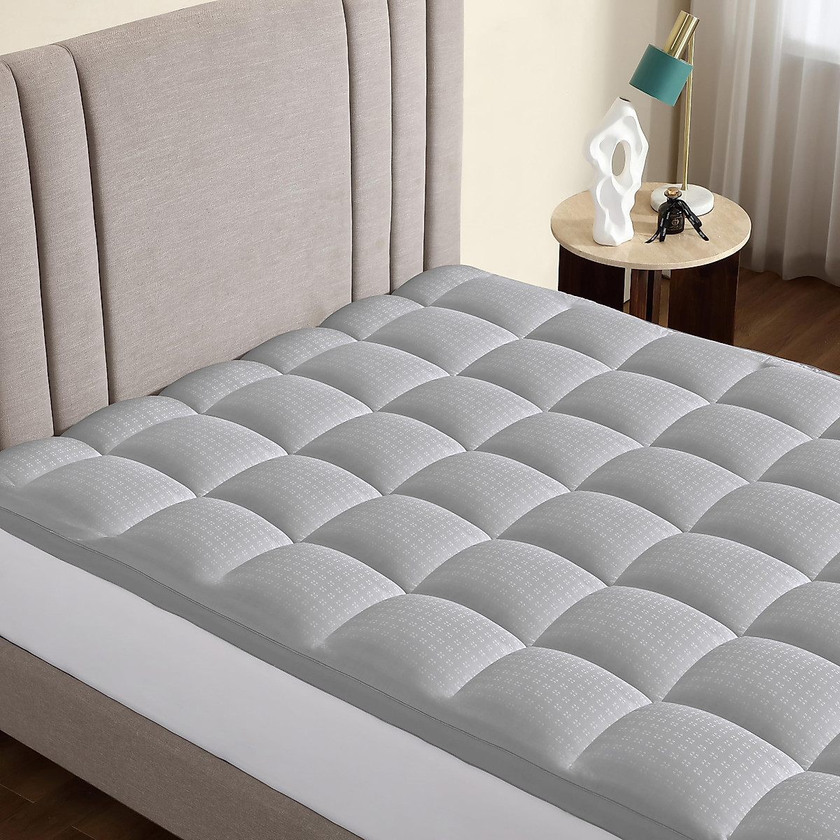 CirclesHome Mattress Pad - Queen Size Mattress Topper with Anti-Slip Anchors - 100% Cotton Filled with Alternative Down Filling - Soft Feel, Comfortable, Breatheable, and Assists with Back Relief