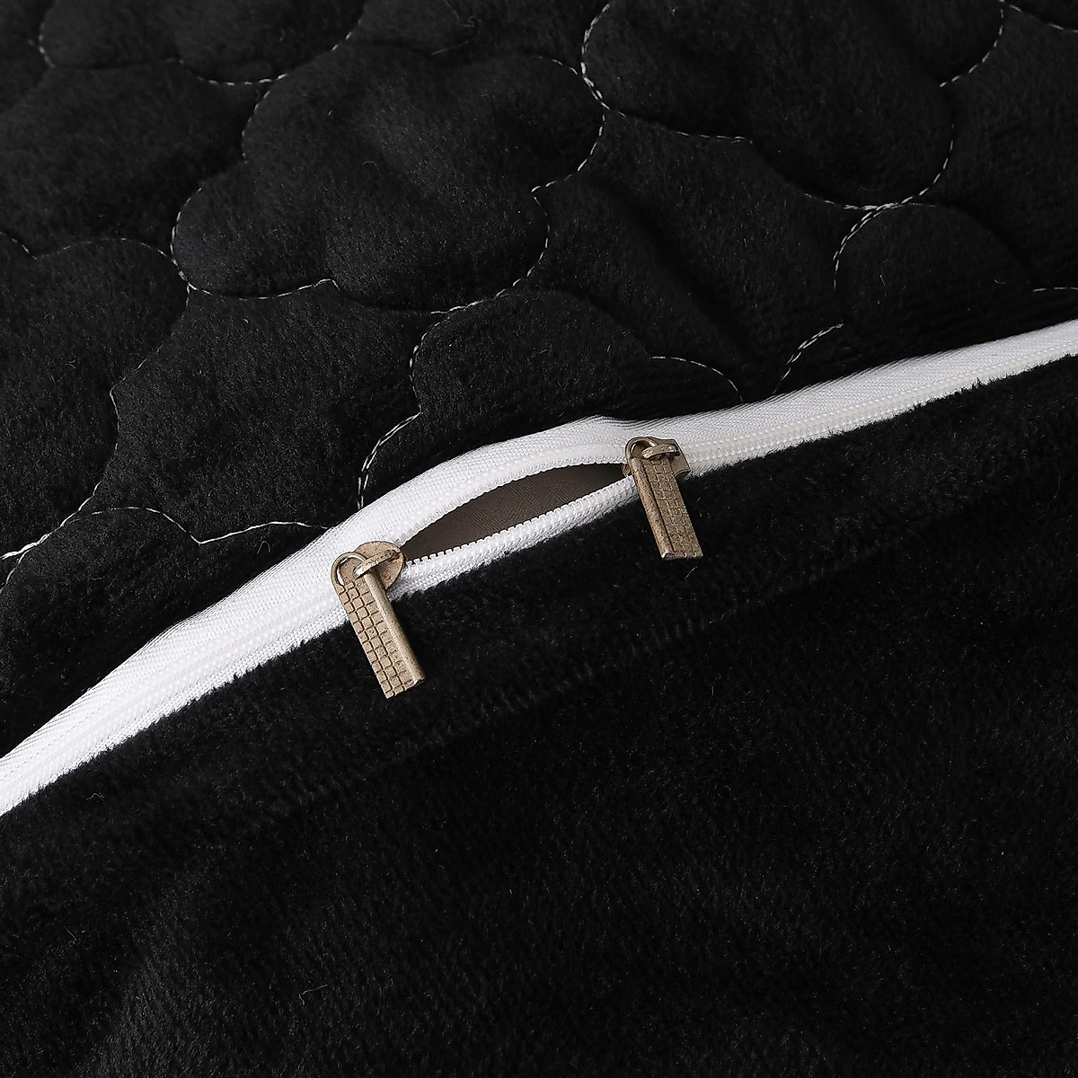 LweiPsqLin Velvet Duvet Cover Queen Size,Plush Quilt Comforter Cover Ultra Soft Breathable Cozy Bedding Set Zipper Closure Corner,Comforter Not Included (Black, Queen)