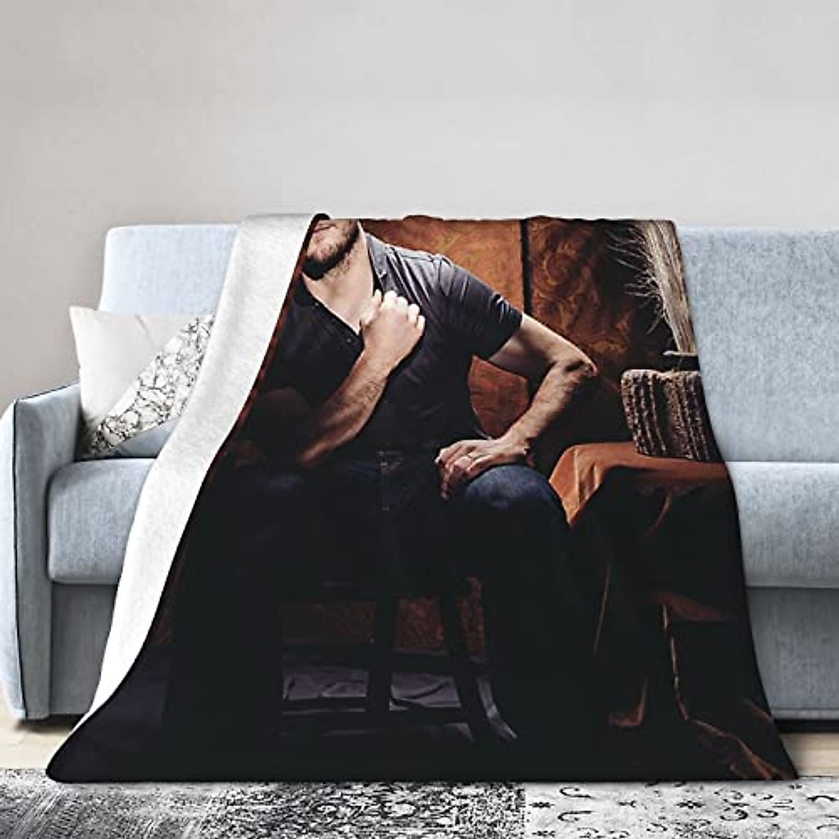 MEROHORO Chris Pratt Throw Blanket, Super Soft & Comfy Flannel Fleece Blanket, Lightweight Cozy Microfiber Anti-Pilling Plush Blanket for Sofa Chair, Bed, Couch (3 Sizes)