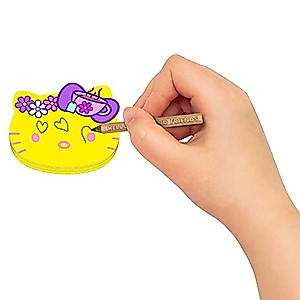 Mattel Mattel Hello Kitty Tea Party Compact (4.9-in) with 2 Sanrio Minis Figures, Stationery Notepad and Accessories, Great Gift for Kids Ages 4Y+