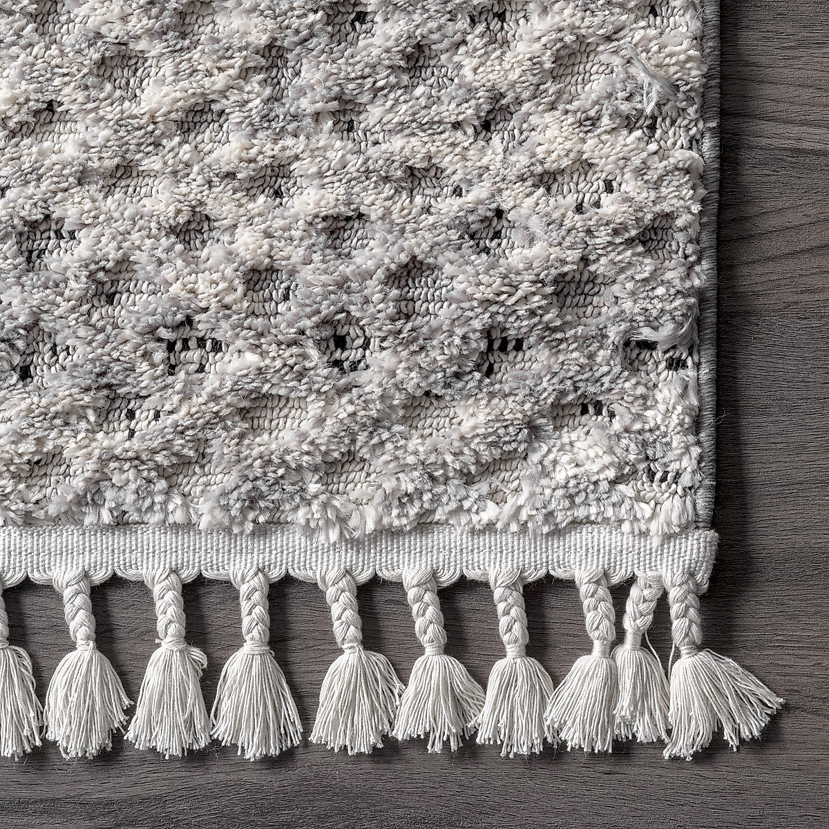 nuLOOM Lira Textured Geometric Tassel Area Rug, 4x6, Grey