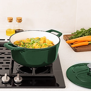 Navaris Enameled Cast Iron Dutch Oven - 2.6-Quart Enamel Coated Casserole Pot with Lid - Suitable for Oven and All Stovetops Incl. Induction - Green