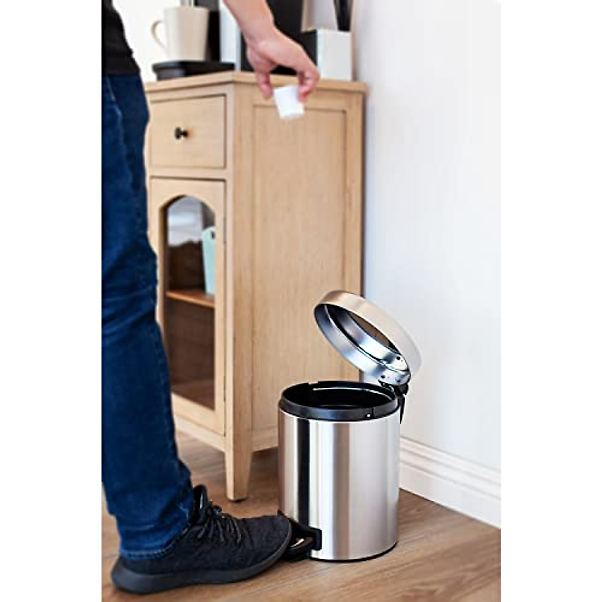 QUALIAZERO Set Heavy Duty Hands-Free Stainless Steel Kitchen/Bath Step Trash Can, Fingerprint-Resistant Soft Close Lid Trashcan, 8Gal & 1.3Gal, Round, Combo