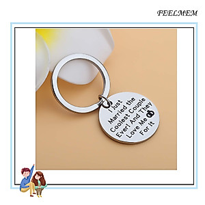 FEELMEM Wedding Planner Gift Wedding Officiant Gift I Just Married the Coolest Couple Ever Keychain Wedding Thank Your Gift for Reverend Preacher Wedding Coordinator (silver)