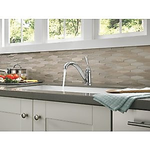 Delta Faucet Classic Single-Handle Kitchen Sink Faucet, Chrome 101-DST