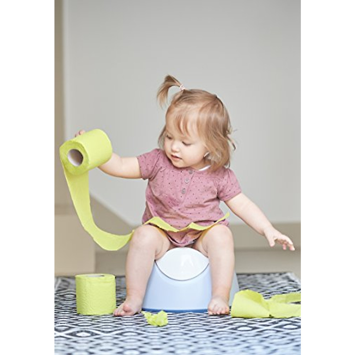 BÉABA - Baby's Training Potty - Ergonomic Baby Potty - Non-slip - Hygienic - Easy care - Handgrips on The seat - Made in France - Green Blue