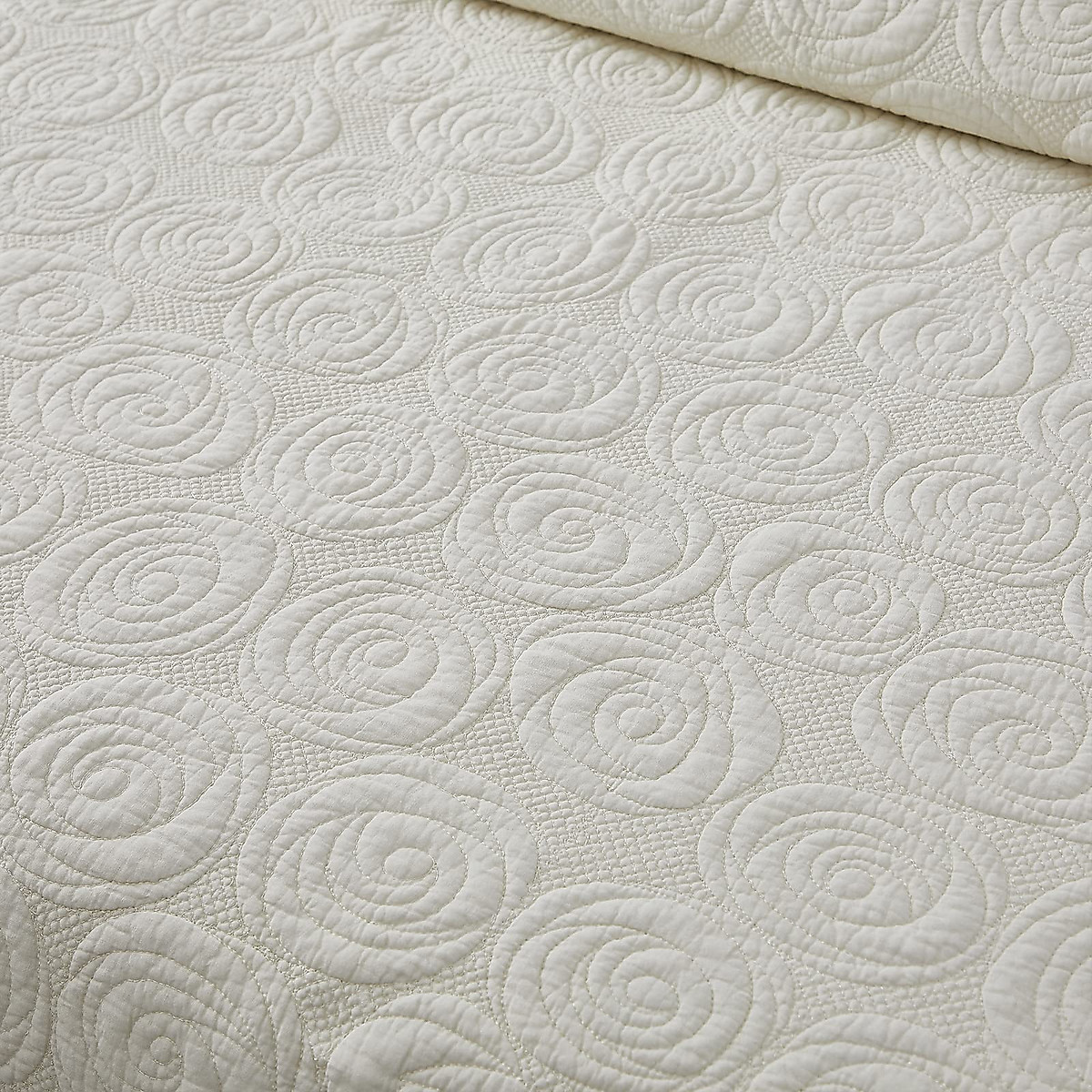 Brandream Cream White Quilt Set King Size Cotton Romantic Cream White Rose Matelasse Bedding Lightweight Quilted Comforter Set 3-Piece