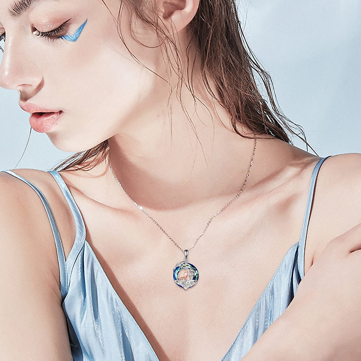 WINNICACA Wolf and Women Gifts Sterling Silver Wolf Necklace Animal Crystal Jewelry Wolf Pendant Gifts for Women