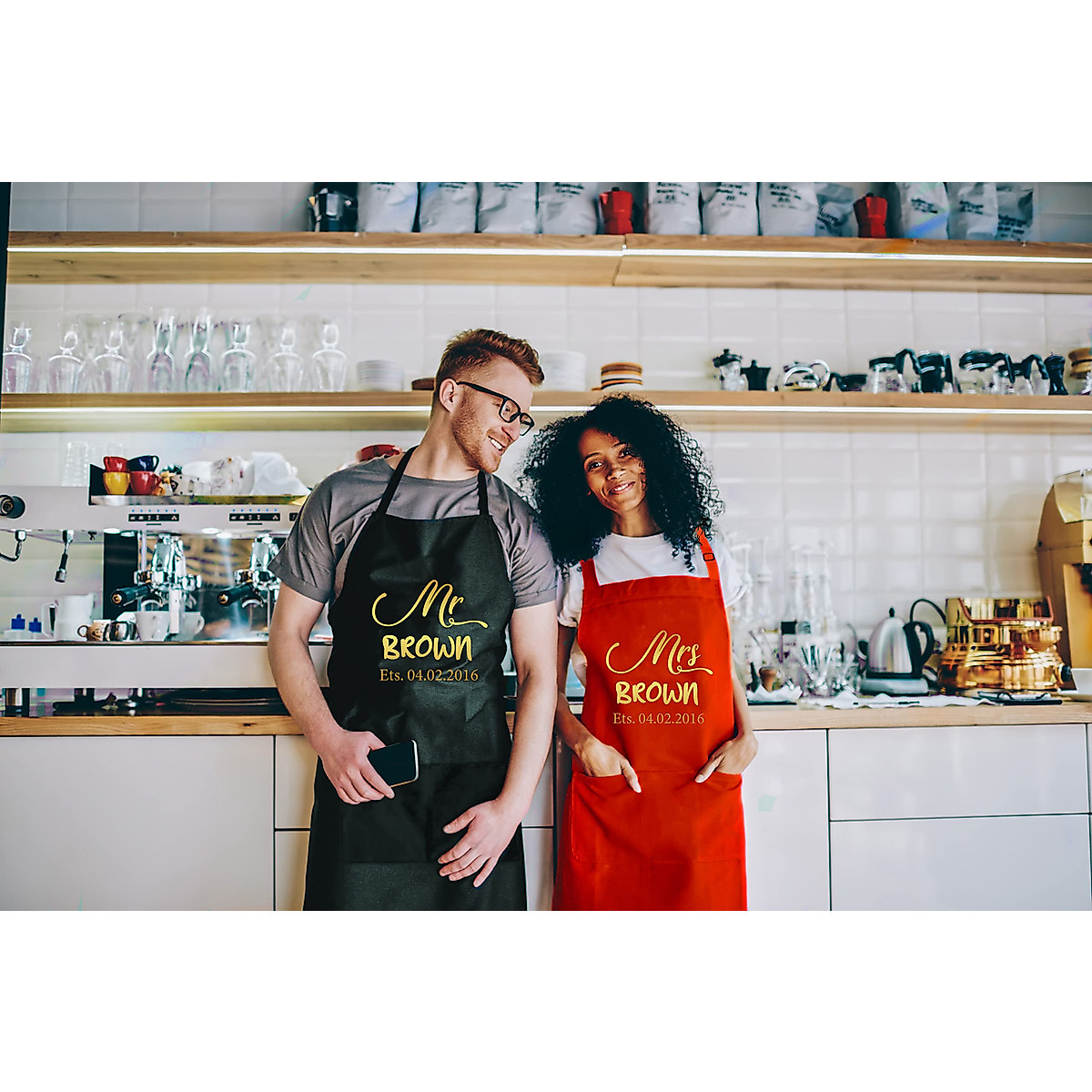 Customized Mr and Mrs Gifts, Personalized Apron Set for Couple, Custom Couple Gifts, Anniversary Gifts, Valentines Day for Couple, Newlywed Gifts for Couples, Christmas Gifts, 2 Aprons