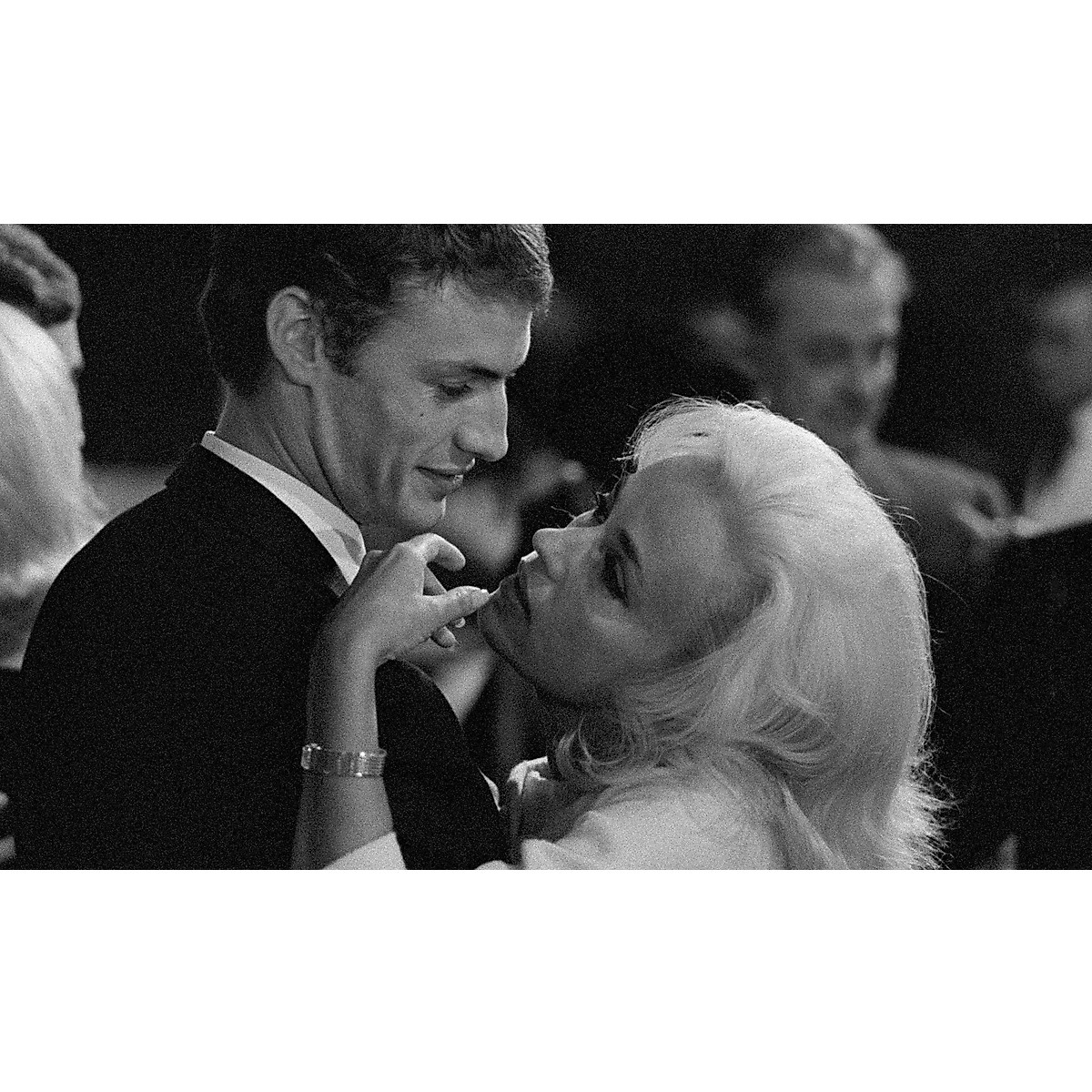 The Essential Jacques Demy (Lola, Bay of Angels, The Umbrellas of Cherbourg, The Young Girls of Rochefort, Donkey Skin, Une chambre en ville) (The Criterion Collection)