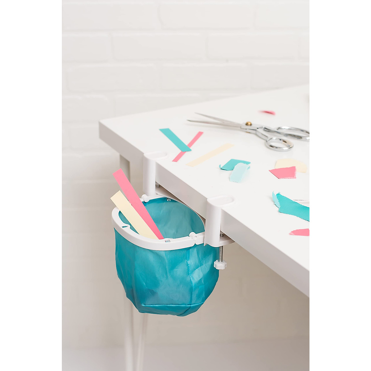 We R Memory Keepers Desktop DUSTBIN, 0
