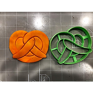 Pretzel Cookie Cutter