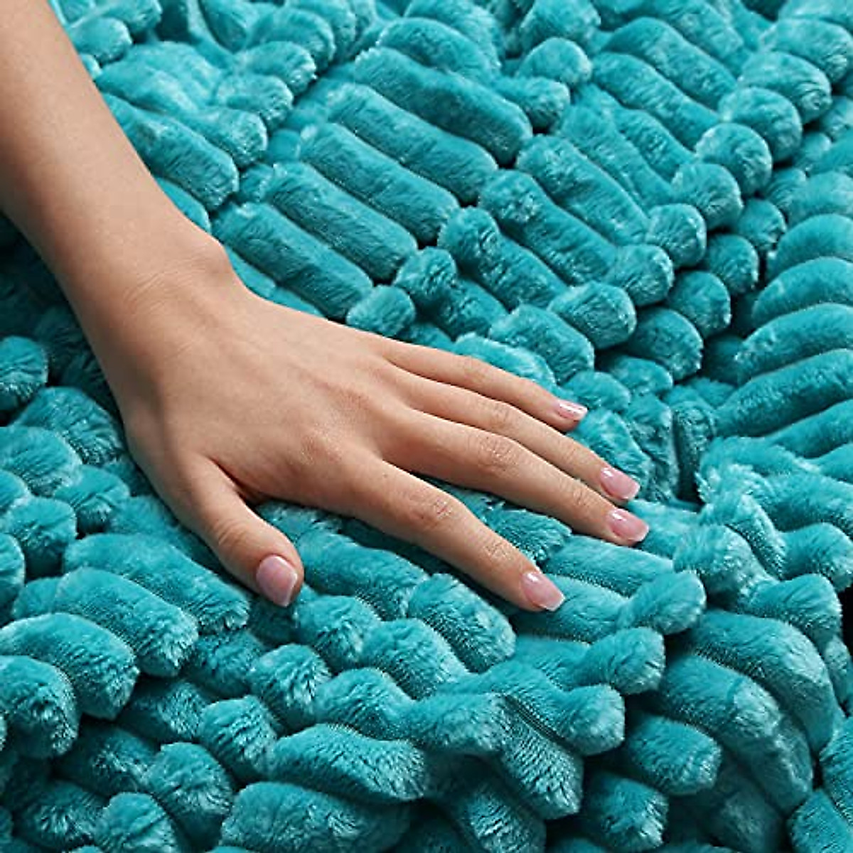 Nestl Throw Blanket for Couch - Cozy Fleece Blanket Throw, Warm Fuzzy Blankets and Throws for Sofa, Fleece Throw Blankets, Teal Soft Blanket, Lightweight Cut Plush Blanket 50x60 inches