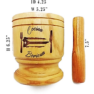 Wooden Mortar Puerto Rico (Big), Pilón de Puerto Rico/Pilón Boricua. Cocina Boricua (Grande) Size : 6.25 X 5.25. Flag design engraved. Con diseño de bandera grabado en la madera.
