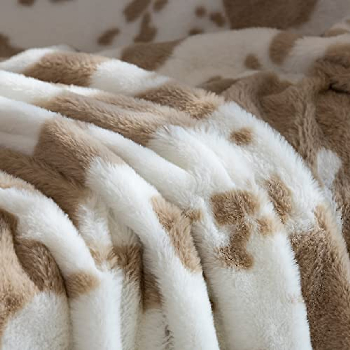 PAPER JAZZ Cartoon Cow Print Blanket, Soft Flannel Blanket Fleece Cute Cow Throw Blanket Lightweight Sofa Bed Travel Blankets for Baby Kids Adults Girls Boys Teens Gift (51x63inch, Khaki Cow)