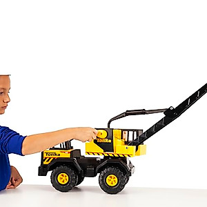 Tonka Steel Classics Mighty Crane - Made with Steel & Sturdy Plastic, Yellow Toy Construction Truck, Boys and Girls, Kids, Toddlers, Ages 3+