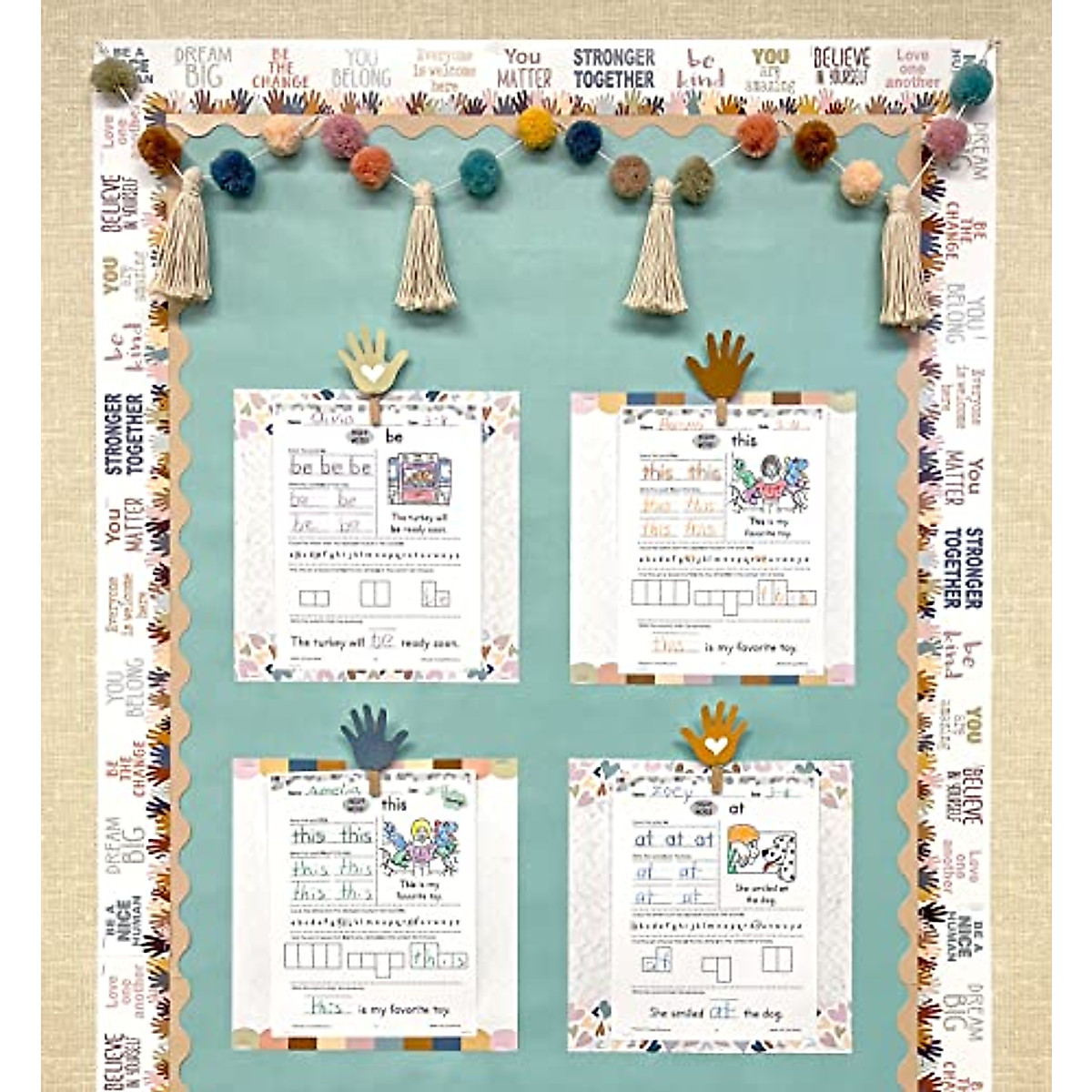 Teacher Created Resources Everyone is Welcome Helping Hands Mini Accents (TCR7134)