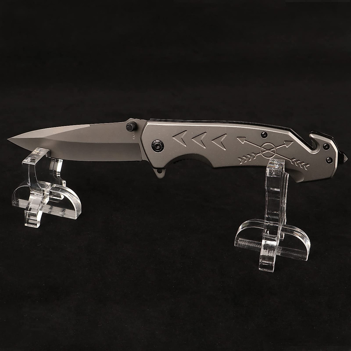 HHUXIUE Knife Display Stand knife stand Plexiglass tabletop Knife collectible knife display stand Kitchen Small Knife Holder Single Knife Rustic Cabin Home Decor (1 pack)