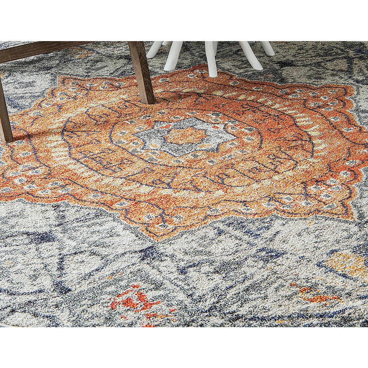 Unique Loom Vita Collection Modern Over-Dyed Center Medallion Vintage Area Rug, 4 ft x 4 ft, Gray/Ivory