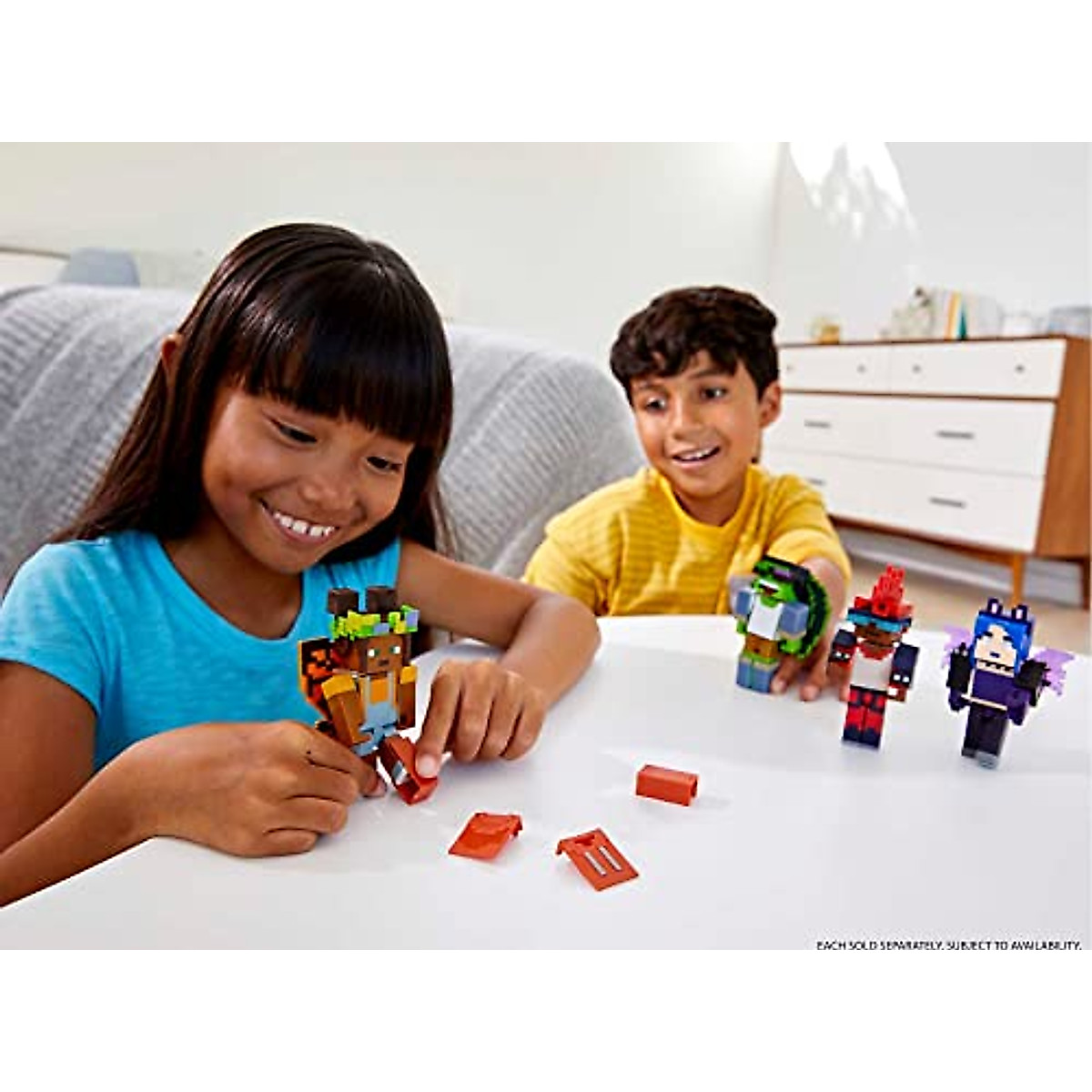 Mattel Minecraft Creator Series Spooky Wings Figure, Collectible Building Toy, 3.25-inch Action Figure with Accessories, Gift for Ages 6 Years & Older