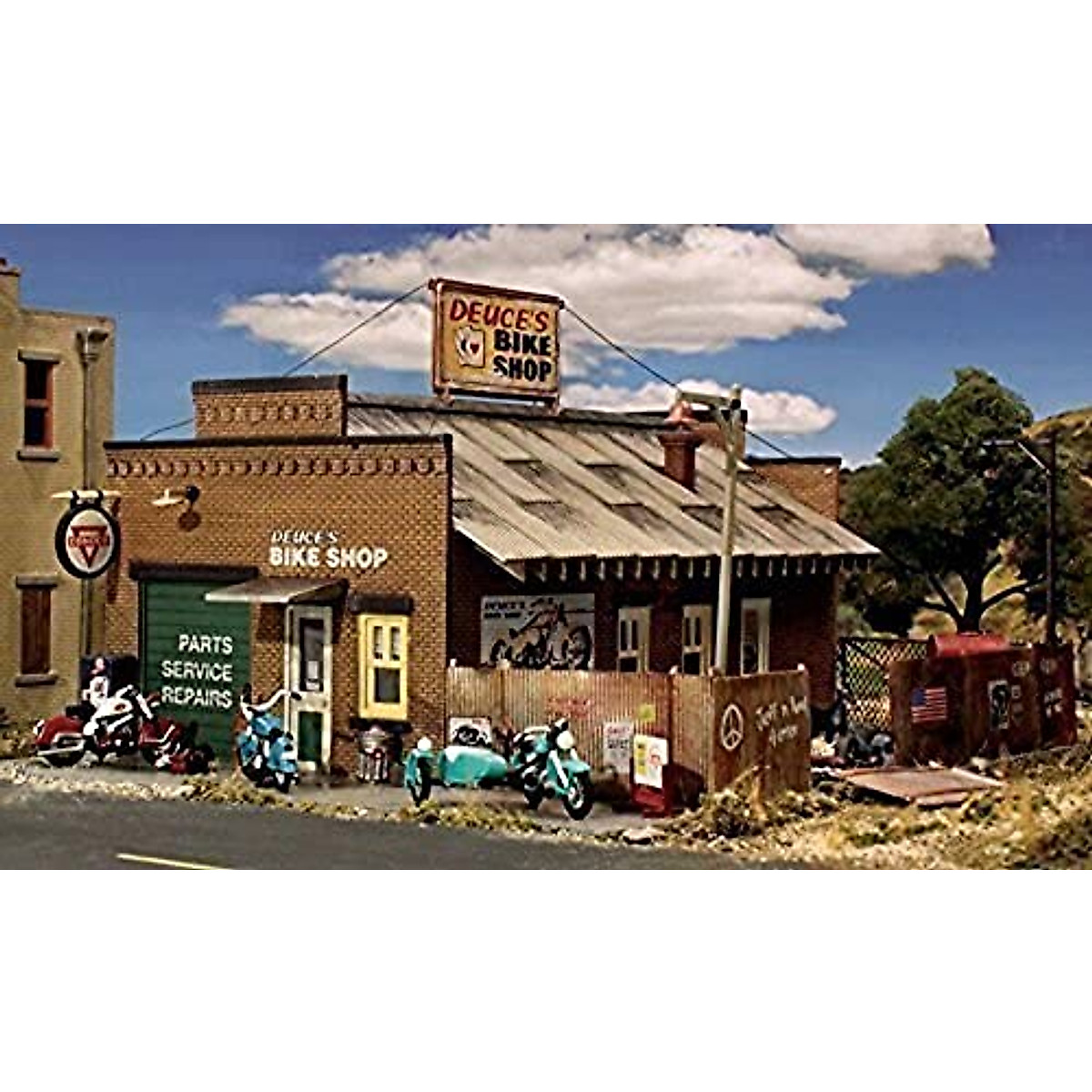 Woodland Scenics BR5845 O Scale Deuce's Bike Shop Kit