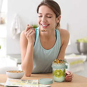 LANDNEOO 2 Pack Overnight Oats Containers with Lids and Spoons, 16 oz Glass Mason Jars for Overnight Oats, Large Capacity Airtight Jars for Milk, Cereal, Fruit (Beige+Green)