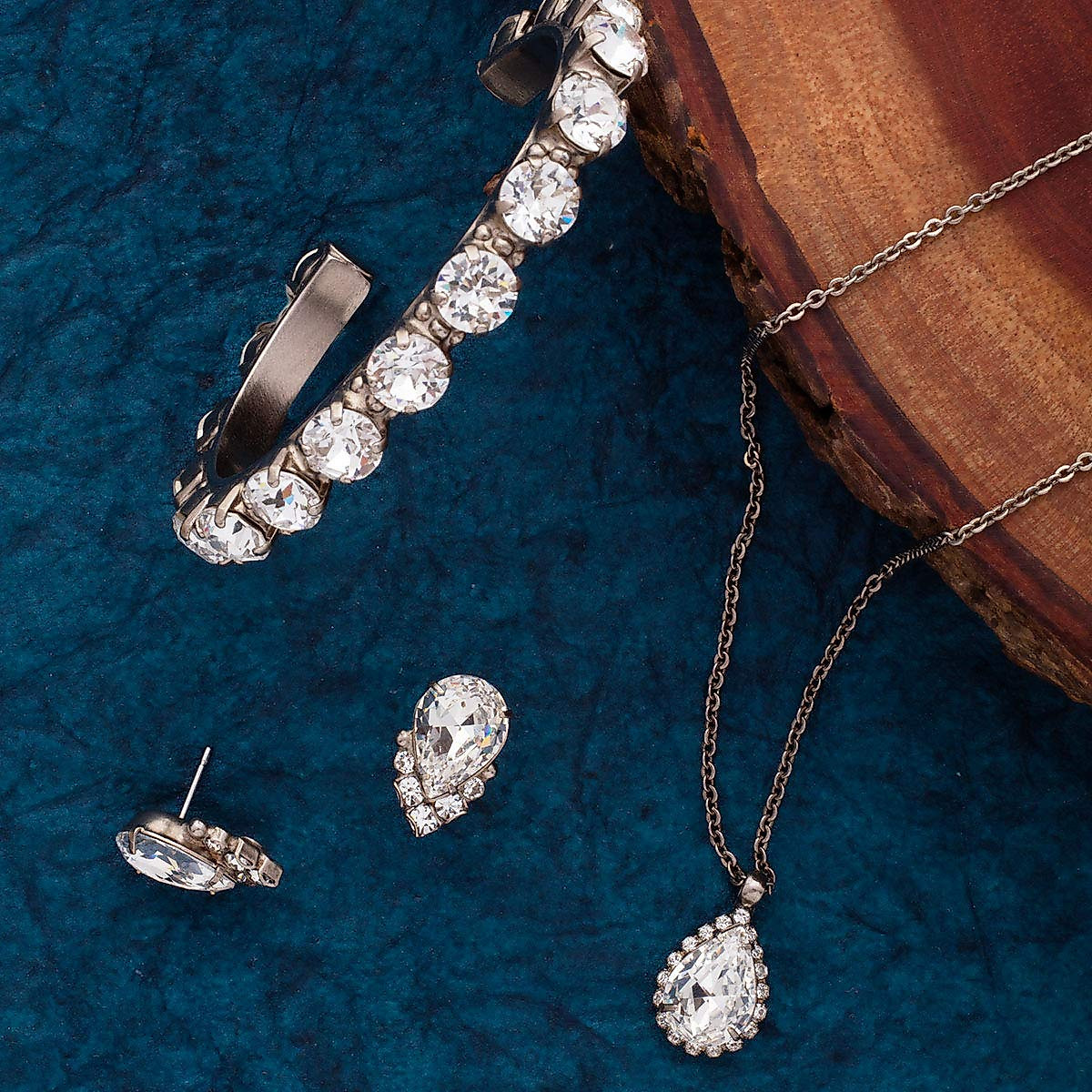 Sorrelli Riveting Romance Cuff Bracelet, Antique Silver-Tone Finish, Crystal